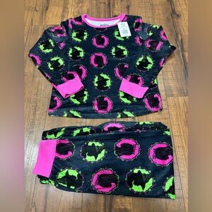 Wicked | Pajamas | Nwt Wicked The Movie Love Wicked Top And Bottom ...